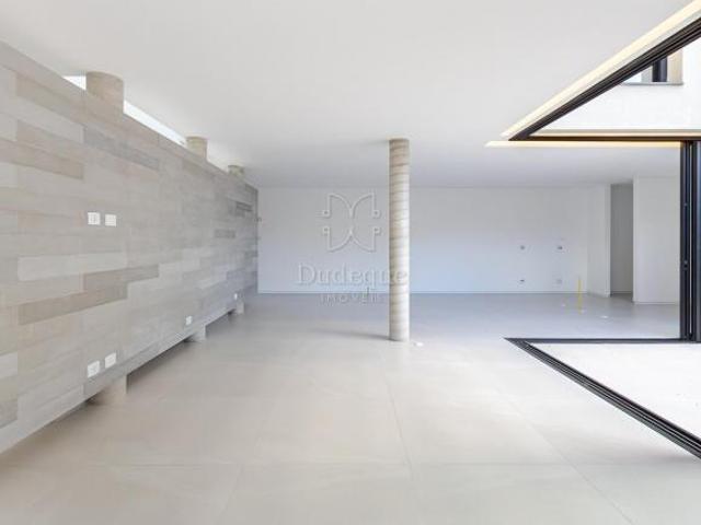 Arquitetura, luz natural e sofisticação em perfeit