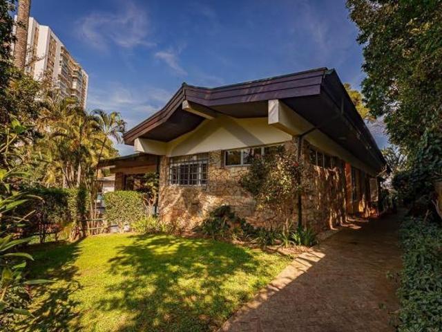 Casa de Alto Padrão à Venda no Alto da Boa Vista
