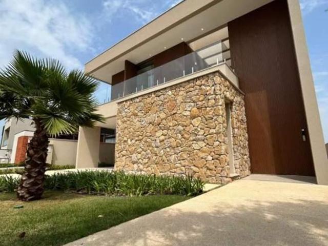 Casa de Alto Padrão à Venda no Alphaville Nova Esplanada | 5 Suítes | Piscina com Spa | Projeto Rodr