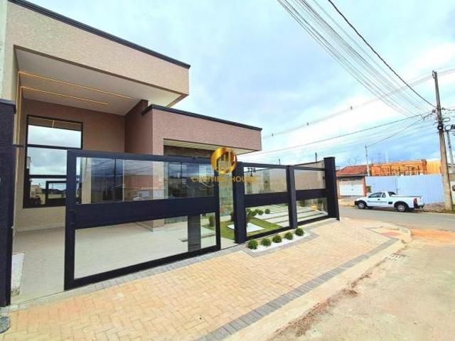 Casa de Alto Padrão à Venda no Bairro Eucaliptos  Fazenda Rio Grande | 3 Quartos, Piscina e Suíte M
