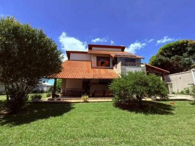 Casa de Alto Padrão à Venda no Bairro Garças – Próxima à Lagoa da Pampulha