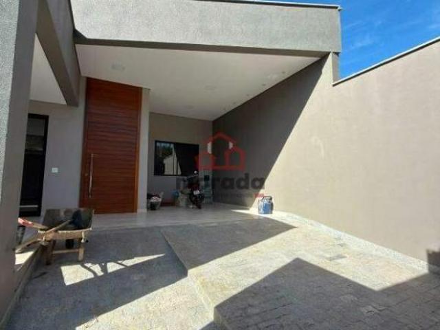 Casa de alto padrão à venda no Bairro Tropical