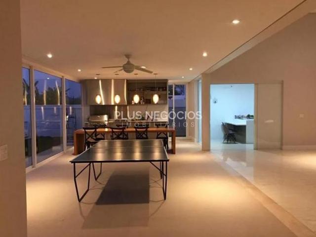 Casa de Alto Padrão à Venda no Fazenda Imperial 4 Suítes, 1.200m² de Terreno, Lazer Completo
