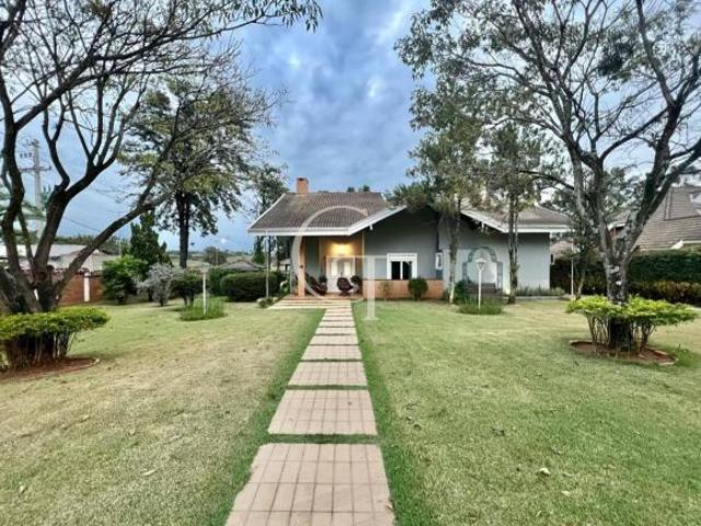 Casa de Alto Padrão à Venda no Haras Paineiras com 4 Suítes, Condomínio de Luxo em Salto SP