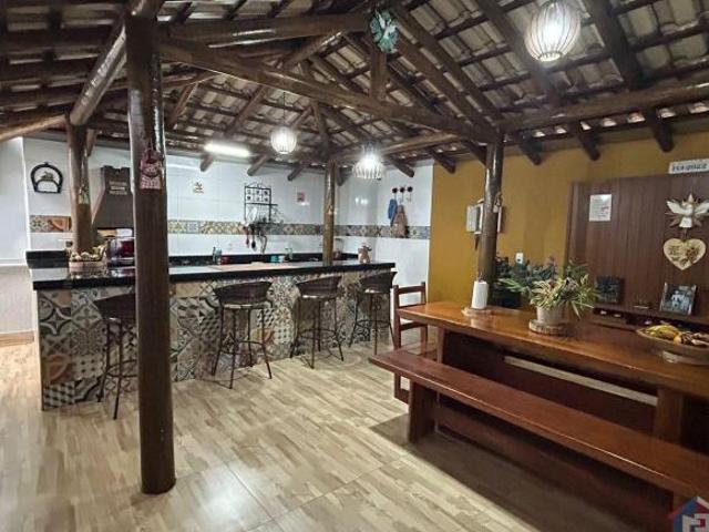 Casa de Alto Padrão à Venda no Jardim Califórnia – 3 Quartos, Suíte e Espaço Gourmet – Patos de Mina