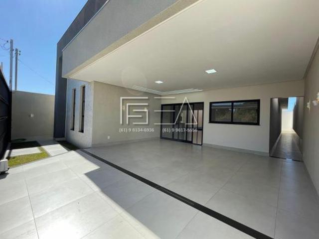 CASA DE ALTO PADRÃO À VENDA NO JARDIM IPÊ | 3 SUÍTES, PISCINA AQUECIDA E ACABAMENTO PREMIUM