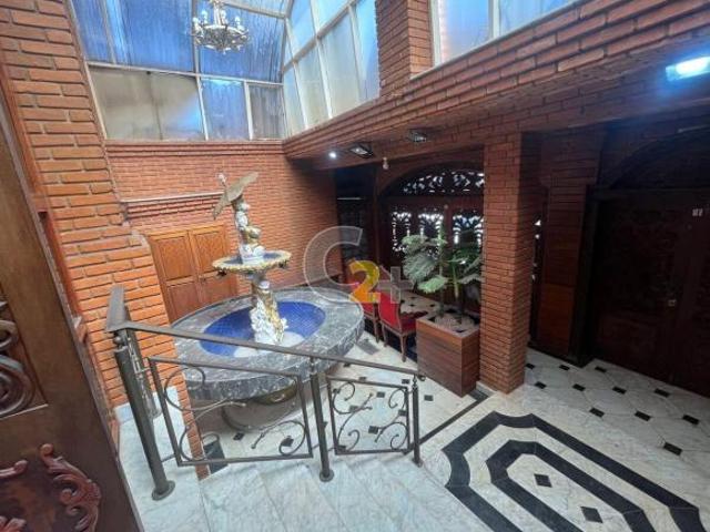 Casa de alto padrão à venda no Jardim Luzitânia com 4 quartos e 8 vagas