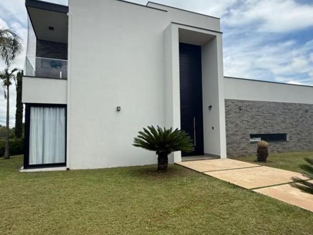 Casa de Alto Padrão à Venda no Lago Azul Clube Residencial e Golfe | 501 m² | 4 Suítes | Piscina com