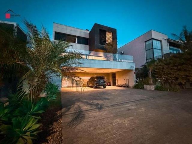 Casa de Alto Padrão à Venda no Reserva Santa Maria | 4 Suítes | 602 m² | Granja Viana
