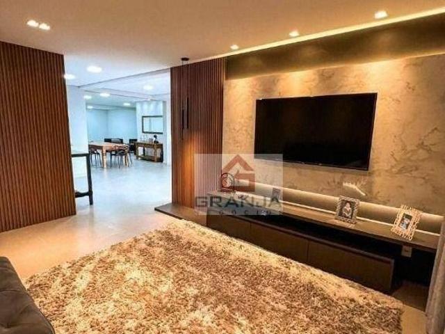 Casa de alto padrão à venda no Reserva Santa Maria na Granja Viana | 4 suítes, 580 m², piscina aquec