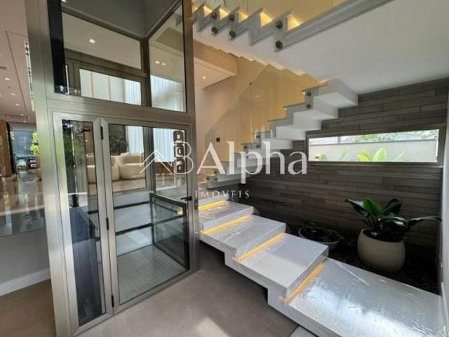 Casa de alto padrão a venda no Residencial Alphaville 0 em Barueri SP