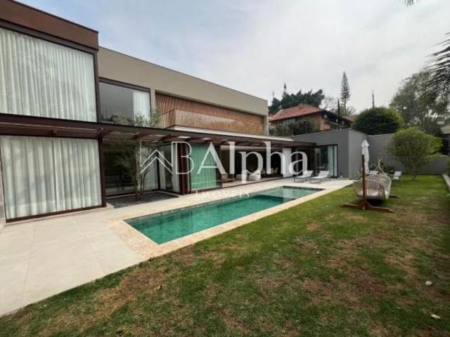 Casa de alto padrão a venda no Residencial Alphaville 1 em Barueri SP