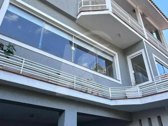 Casa de Alto Padrão à Venda no Tremembé ? 4 Dormitórios, 2 Suítes e Amplo Espaço de Lazer