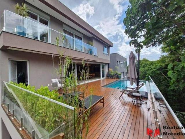 Casa de alto padrão a venda na Granja Viana, condominio exclusivo!