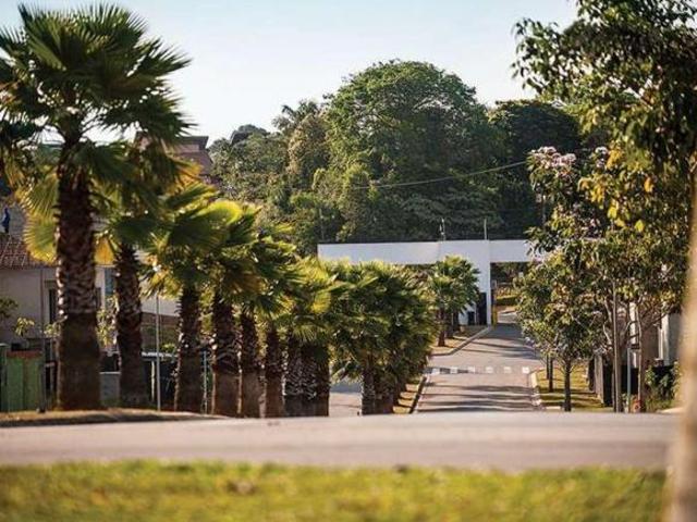 Casa de alto padrão à venda na Granja Viana 281 m² com 3 suítes, piscina e 4 vagas
