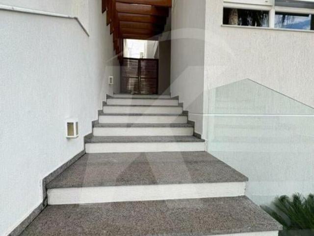 Casa de Alto Padrão à Venda ? Porteira Fechada, Completa e Sofisticada