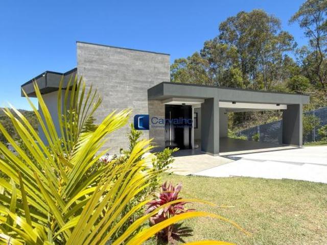 Casa de Alto Padrão à Venda – Porteira Fechada | Conforto, Lazer e Tecnologia