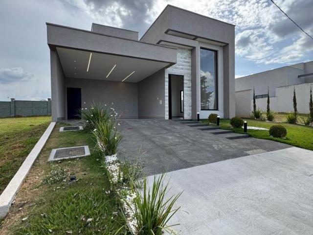 Casa de Alto Padrão à Venda Terras Alpha Residencial 1 | Senador Canedo GO