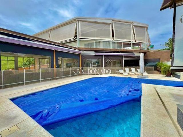 Casa de alto padrão as margens da represa de Joanopolis com 1400m Terreno 2000