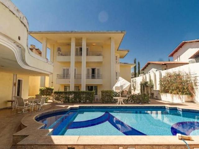 Casa de Alto Padrão Beiramar imóveis vende belíssima casa