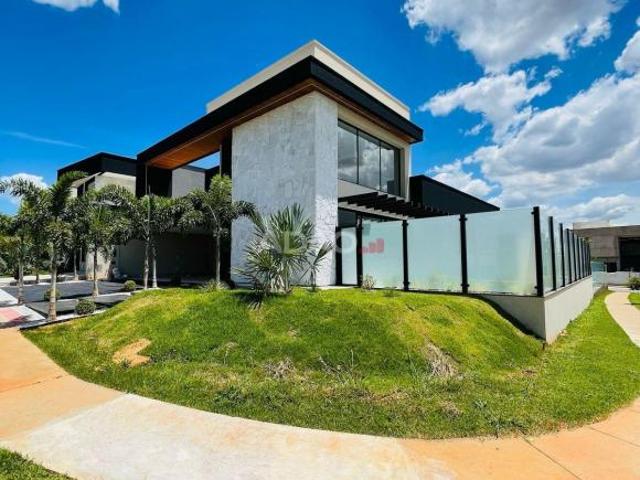CASA DE ALTO PADRÃO Casa em Condomínio com 4 Quarto s por R$ 2290000.00 no setor Jardim Cristal A