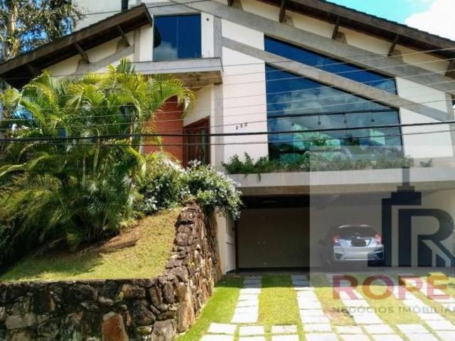 CASA DE ALTO PADRÃO COM 400 M²/3 SUITES/ PISCINA/ ÁREA GOURMET À VENDA EM CONDOMÍNIO FECHADO NO ARUJ