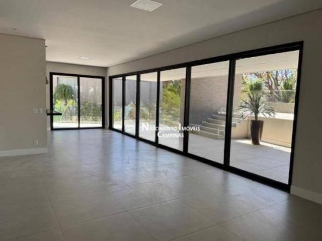 Casa de Alto Padrão com 4 Suítes, 342 m² à Venda por R$ 4.240.000