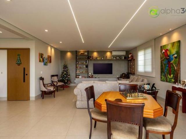 Casa de Alto Padrão com 4 Suítes e Piscina Privativa | Alphaville Brasília