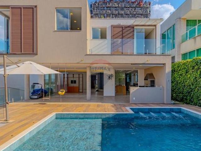 Casa em condomínio fechado em Atibaia com 4 Suítes, piscina e espaço Gourmet