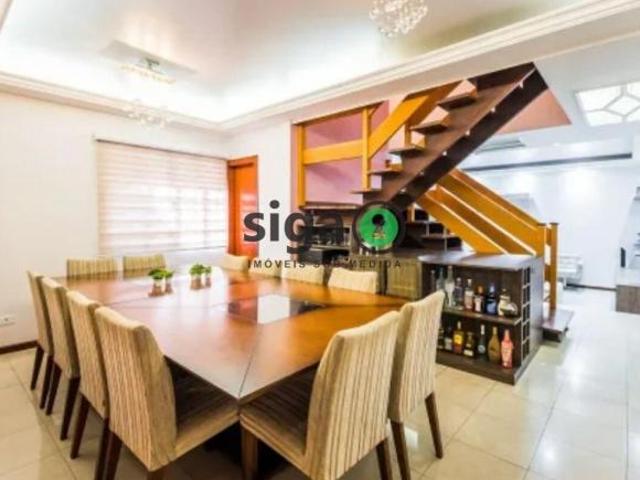 CASA DE ALTO PADRÃO COM 4 SUÍTES, ESPAÇOS PLANEJADOS E ÁREA GOURMET COMPLETA