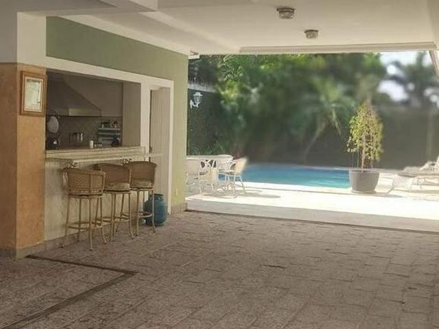 Casa de Alto Padrão com 4 suítes Jd Aquárius