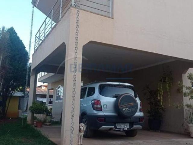 Casa de Alto Padrão com 4 Suítes, Piscina, Hidromassagem, Varanda e Amplo Espaço de Garagem Venda n
