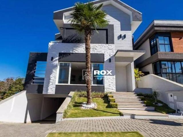 Casa de Alto Padrão com 4 suítes, quintal e 8 vagas à venda, 454 m² Atuba, Curitiba/PR