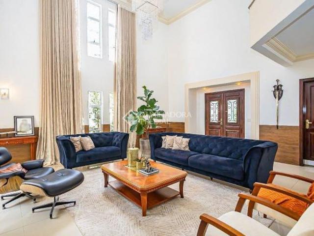 Casa de alto padrão com 570 m² com 4 quartos e 2 suítes disponível para venda no bairro Pineville
