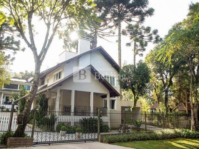 CASA DE ALTO PADRÃO COM 5 SUÍTES!