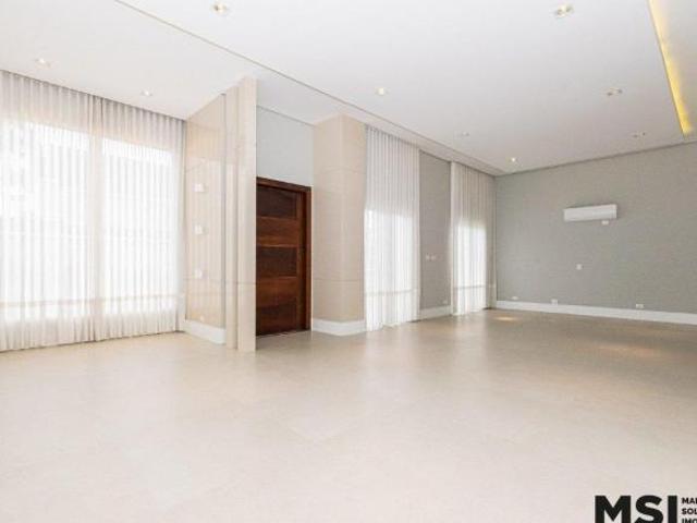 Casa de Alto Padrão com 5 Suítes e 513 m² no Condomínio Paysage Curityba Exclusividade e Sofistica