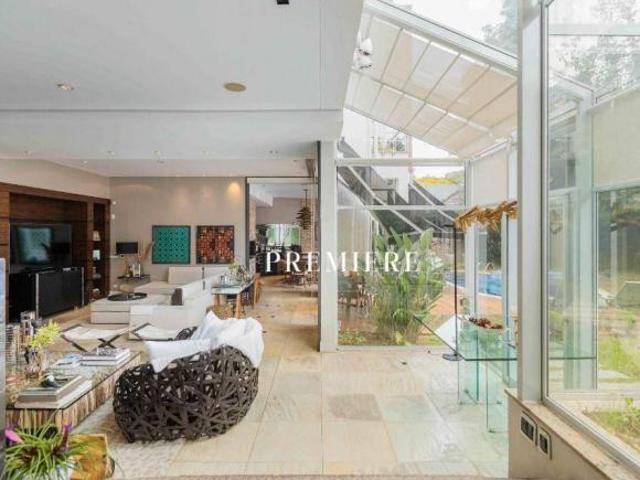 Casa de alto padrão com 763m² e 5 suítes à venda no Ecoville
