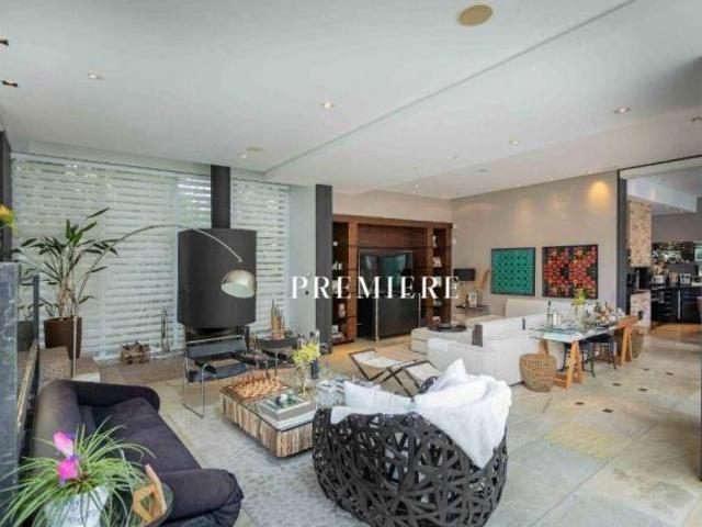 Casa de alto padrão com 763m² e 5 suítes à venda no Ecoville