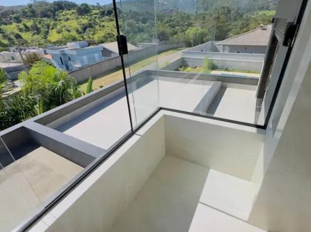 Casa de Alto Padrão com 7 Dormitórios – Porteira Fechada no Buona Vita