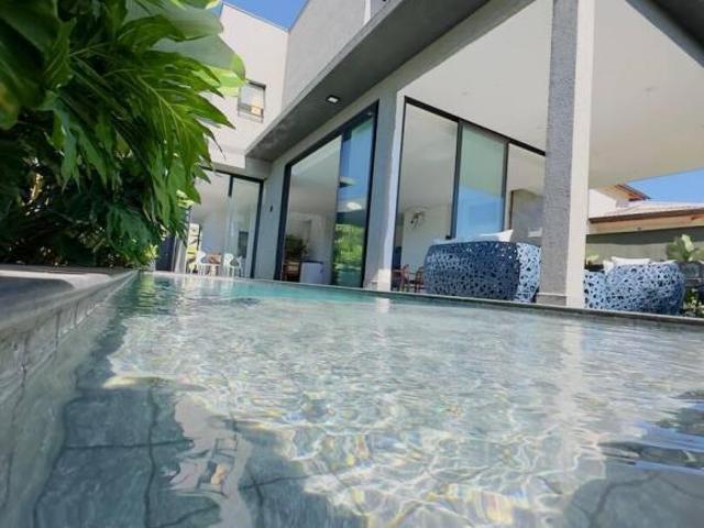 Casa de Alto Padrão com 7 Dormitórios – Porteira Fechada no Buona Vita