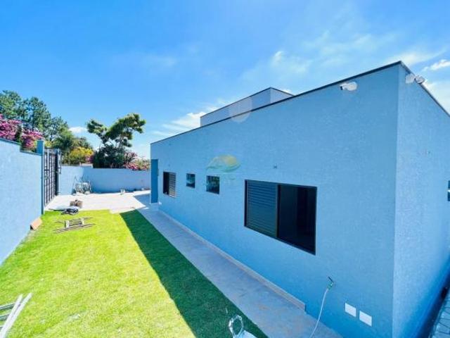 Casa de Alto Padrão com 03 dormitórios à venda em Atibaia SP