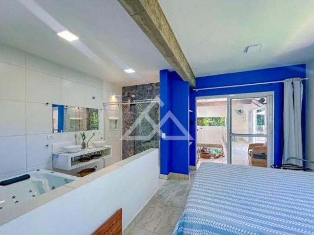 Casa de alto padrão com 177 m² a 300m da Praia Ubatumirim à venda