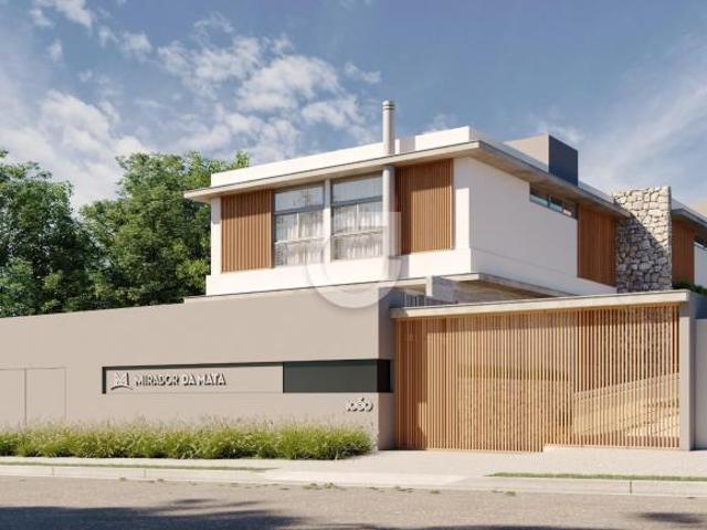 Casa de alto padrão com 1 suíte e 2 demi suítes em