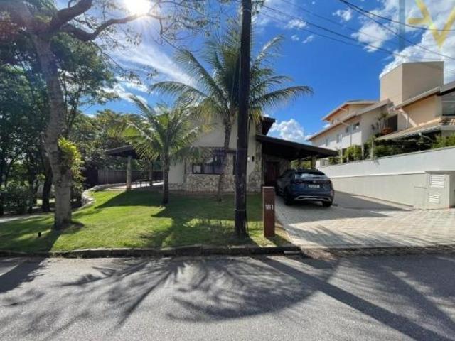 Casa de Alto Padrão com 388m², 3 dormitórios, 1 suíte, 15 vagas na Estância Marambaia, Vinhedo SP: P