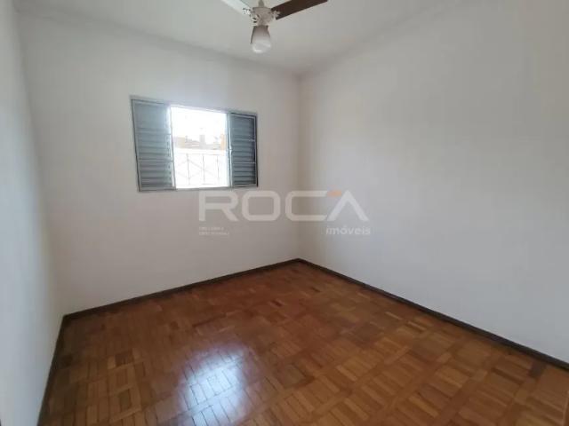 Casa Padrão à Venda e Locação em São Carlos Vila Prado, 3 Dormitórios, Churrasqueira e Quintal