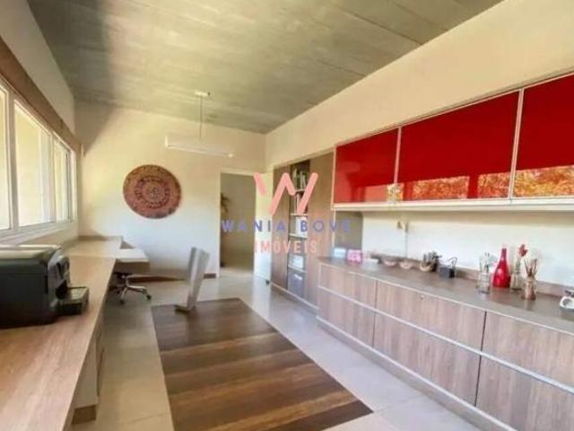 Casa de Alto Padrão com 3 dormitórios à venda, 400m² por R$3.600.000 Barequeçaba São Sebastião/S