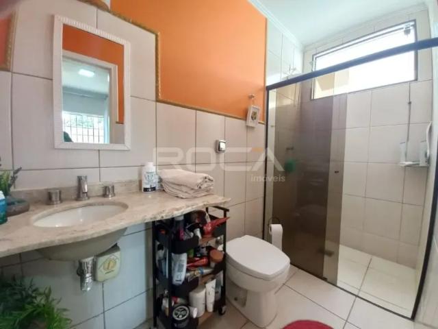 Casa de alto padrão com 3 dormitórios e área externa no Jardim Santa Paula