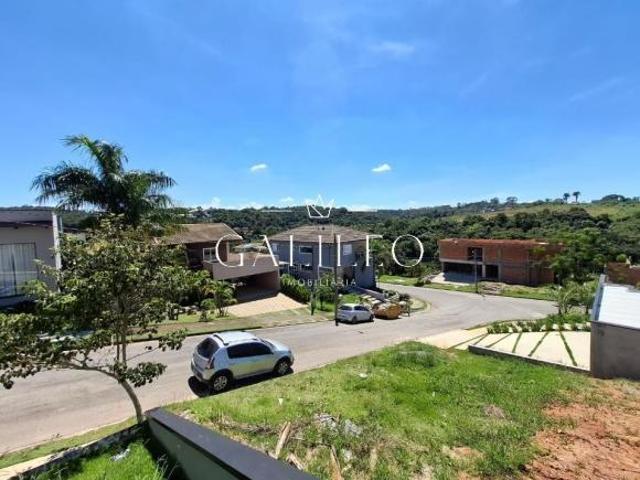 Casa de Alto Padrão com 3 Dormitórios, Suíte, Piscina e Churrasqueira em Condomínio de Jarinu SP no