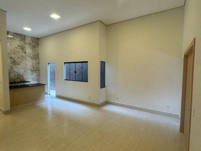 Casa de alto padrão com 3 quartos e 140m² Qr 604 Samambaia Norte