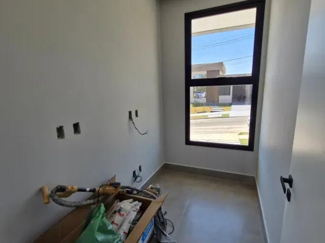 Casa de alto padrão com 3 suítes e 4 vagas de garagem em condomínio de luxo em Indaiatuba SP